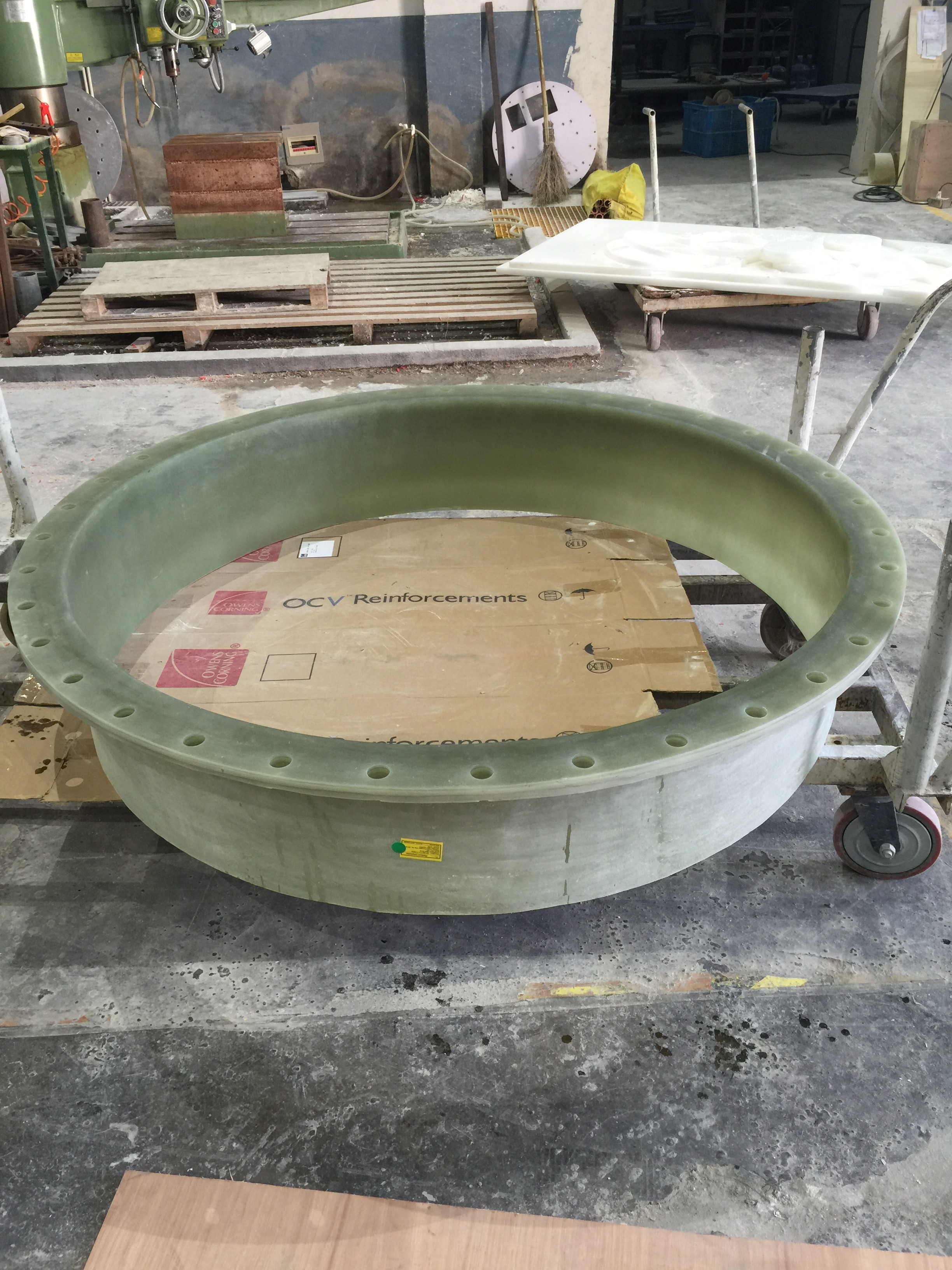Customizable FRP Manhole Green Reinforced Plastic Fibre Manhole
